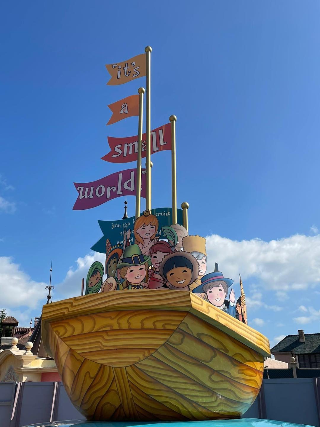 Rénovation de ‘it’s a small world’ ! | Disneyland Paris bons plans
