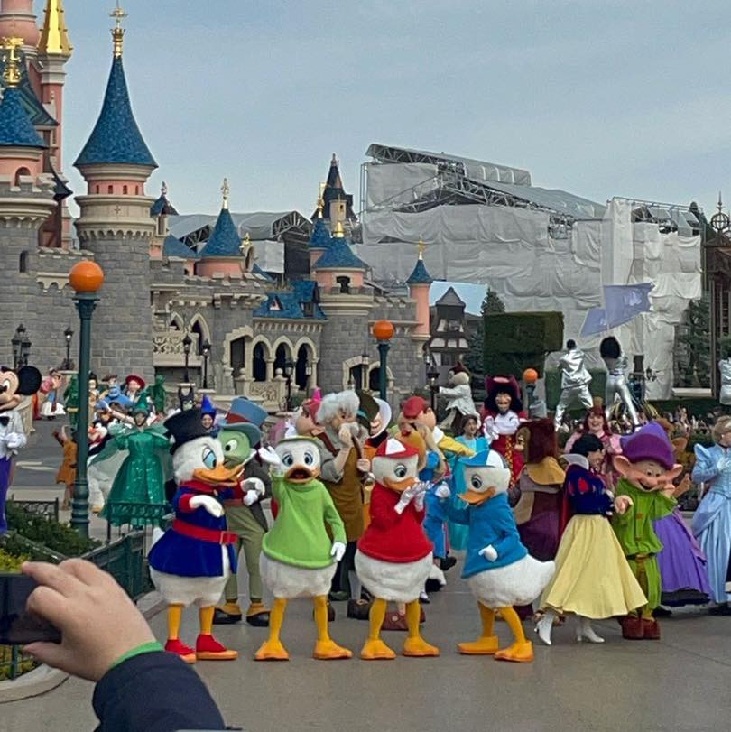 Les 100 ans de Disney célébrés à Disneyland Paris ! | Disneyland Paris ...